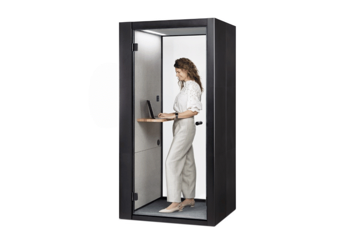 Silent Phone Booths in Dubai: Enhance Workplace Privacy & Productivity